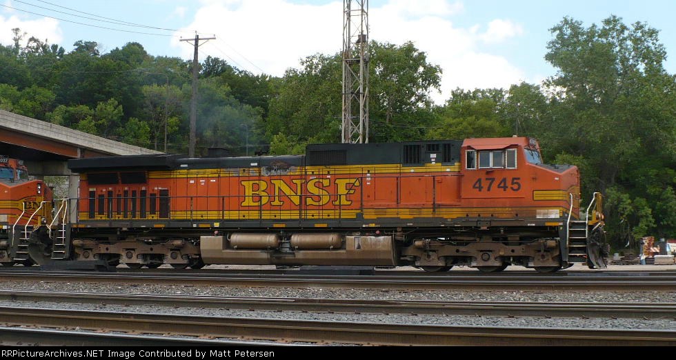 BNSF 4745